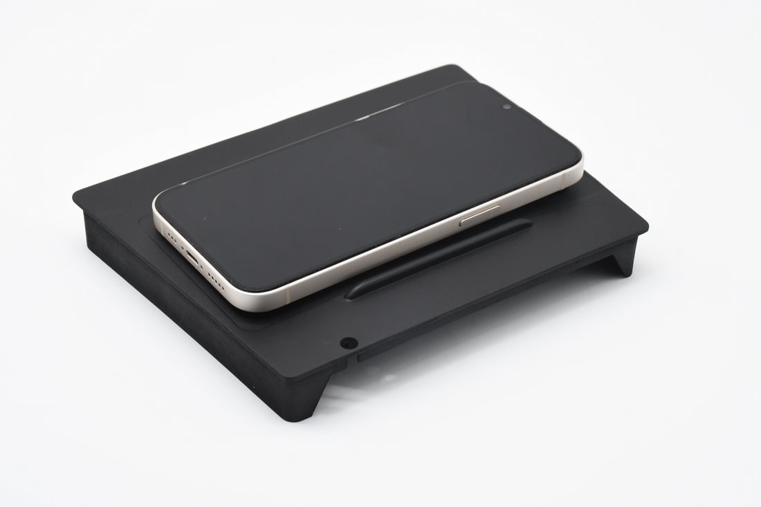 X-Decibel Wireless Charger for Toyota Innova Crysta MAGSAFE) – CARPLUS