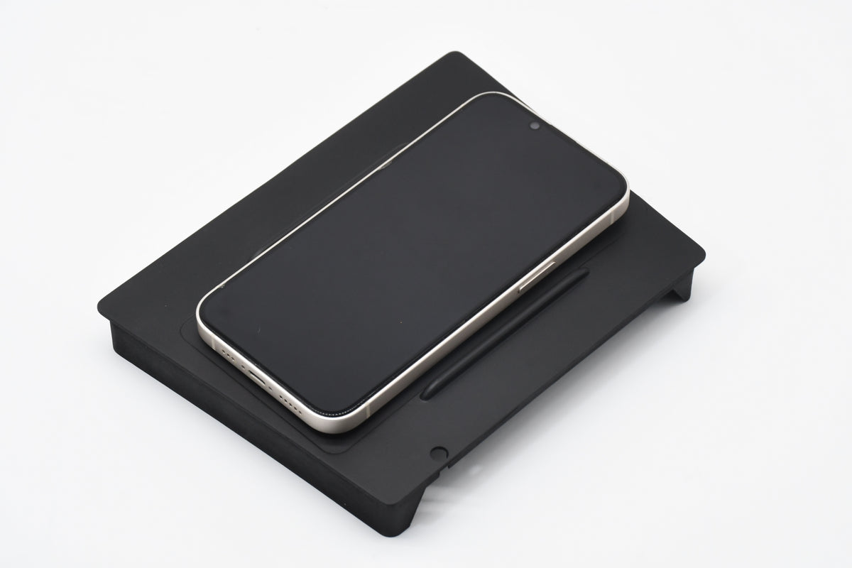 X-Decibel Wireless Charger for Toyota Innova Crysta MAGSAFE) – CARPLUS