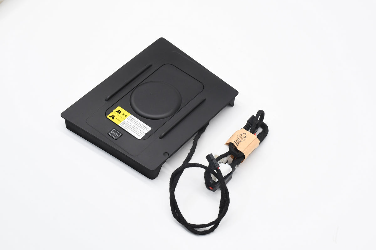 X-Decibel Wireless Charger for Toyota Innova Crysta MAGSAFE) – CARPLUS