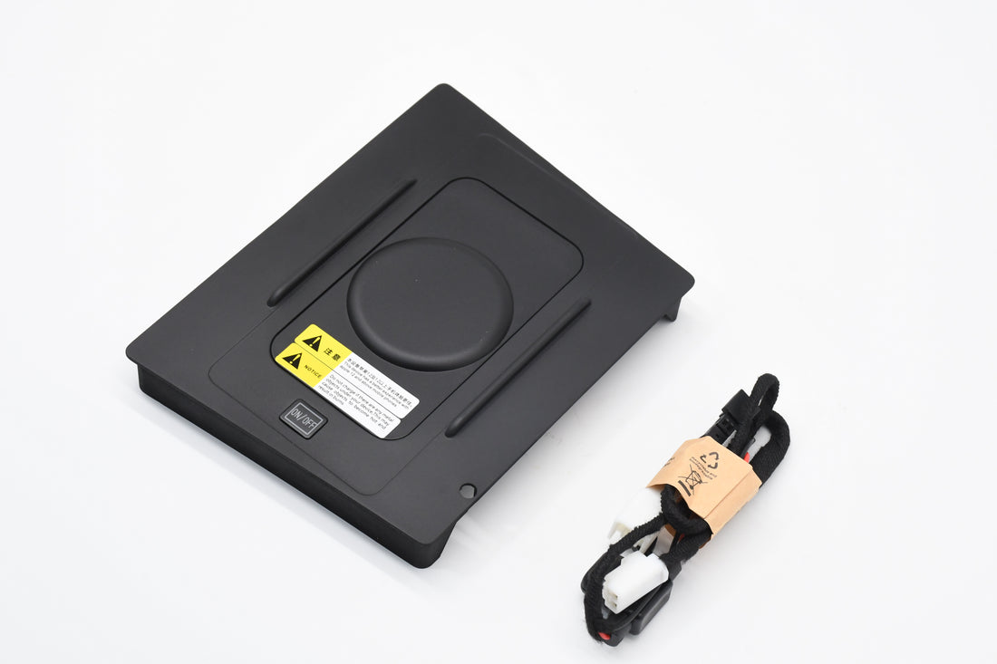 X-Decibel Wireless Charger for Toyota Innova Crysta MAGSAFE) – CARPLUS