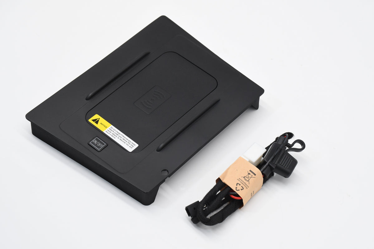 X-Decibel Wireless Charger for Toyota Innova Crysta – CARPLUS