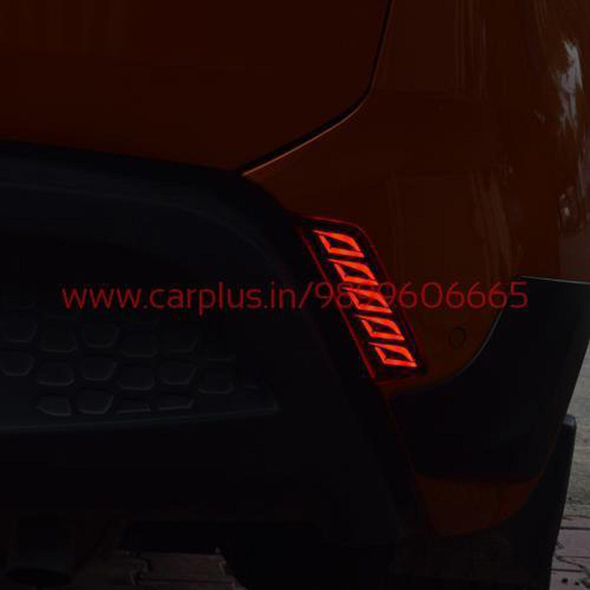 KMH Bumper Reflector For Tata Nexon – CARPLUS